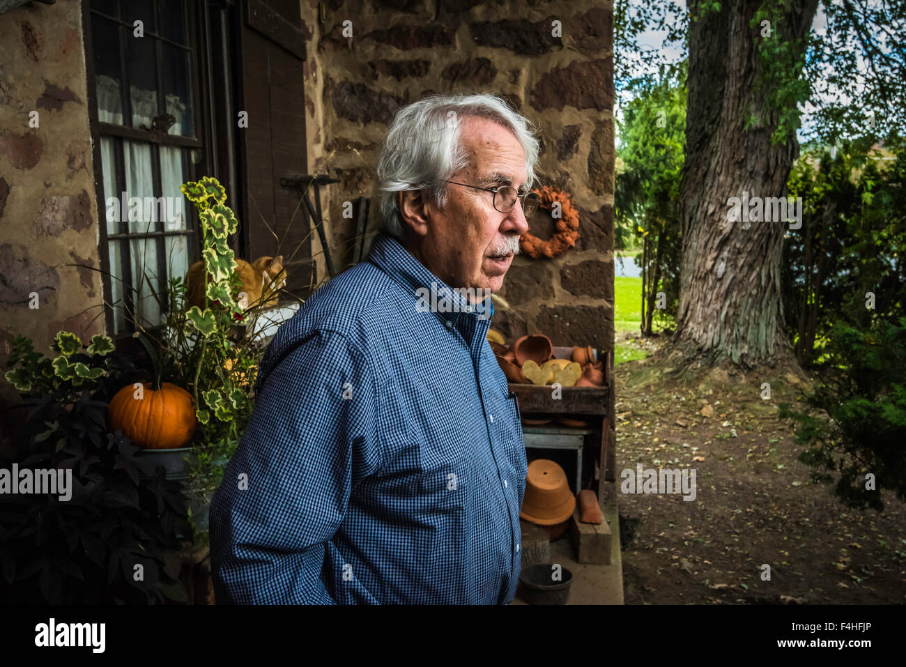 Reinhold, USA. 17th Oct, 2015. Shop and workspace of Ned & Gwen Folz ...