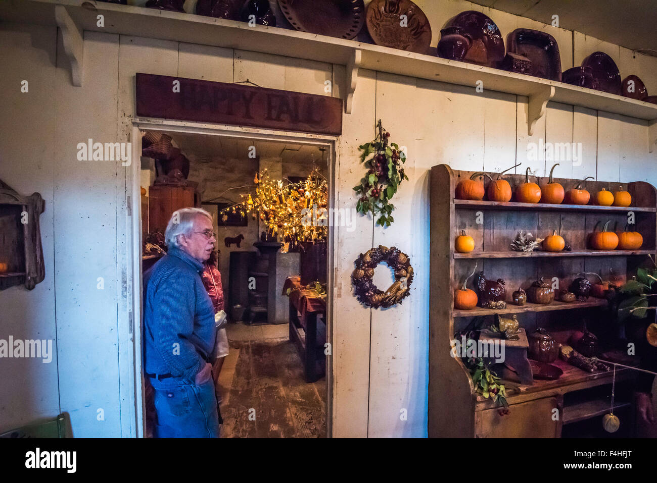 Reinhold, USA. 17th Oct, 2015. Shop and workspace of Ned & Gwen Folz ...