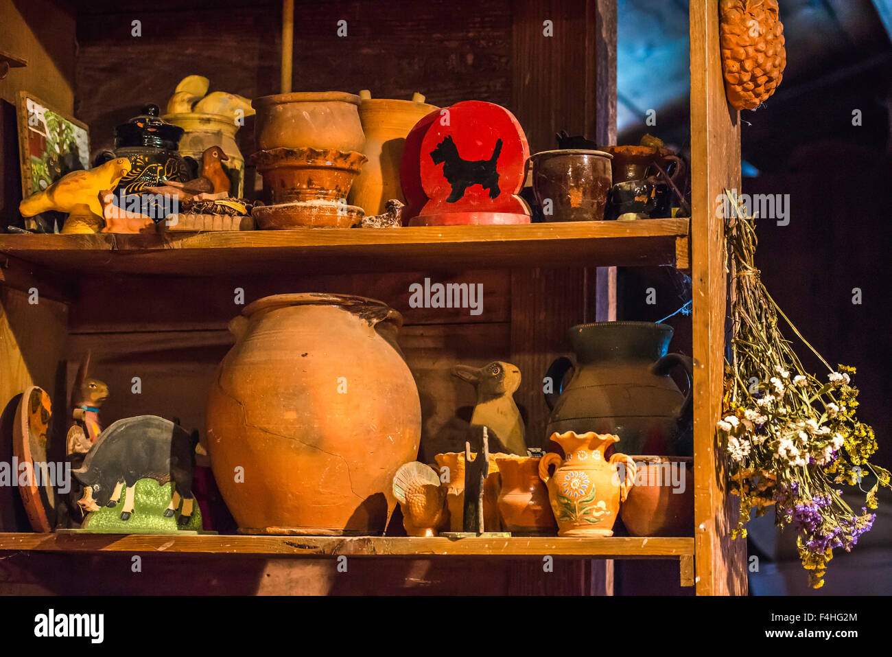 Reinhold, USA. 17th Oct, 2015. Shop and workspace of Ned & Gwen Folz ...