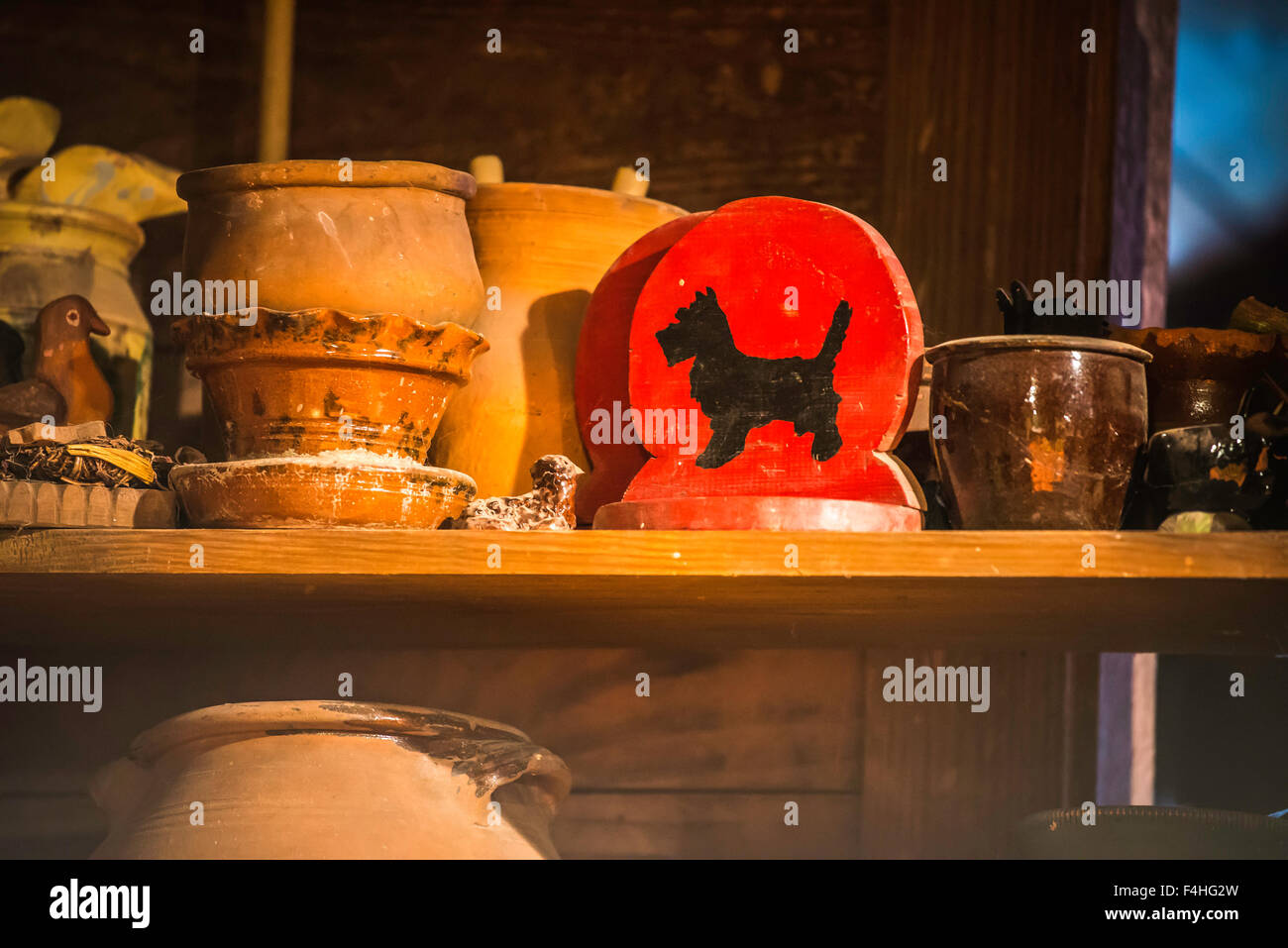 Reinhold, USA. 17th Oct, 2015. Shop and workspace of Ned & Gwen Folz ...