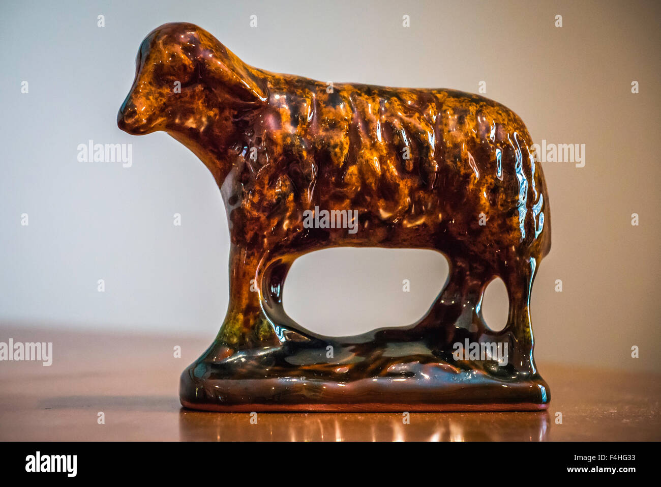 Reinhold, USA. 17th Oct, 2015. Shop and workspace of Ned & Gwen Folz ...