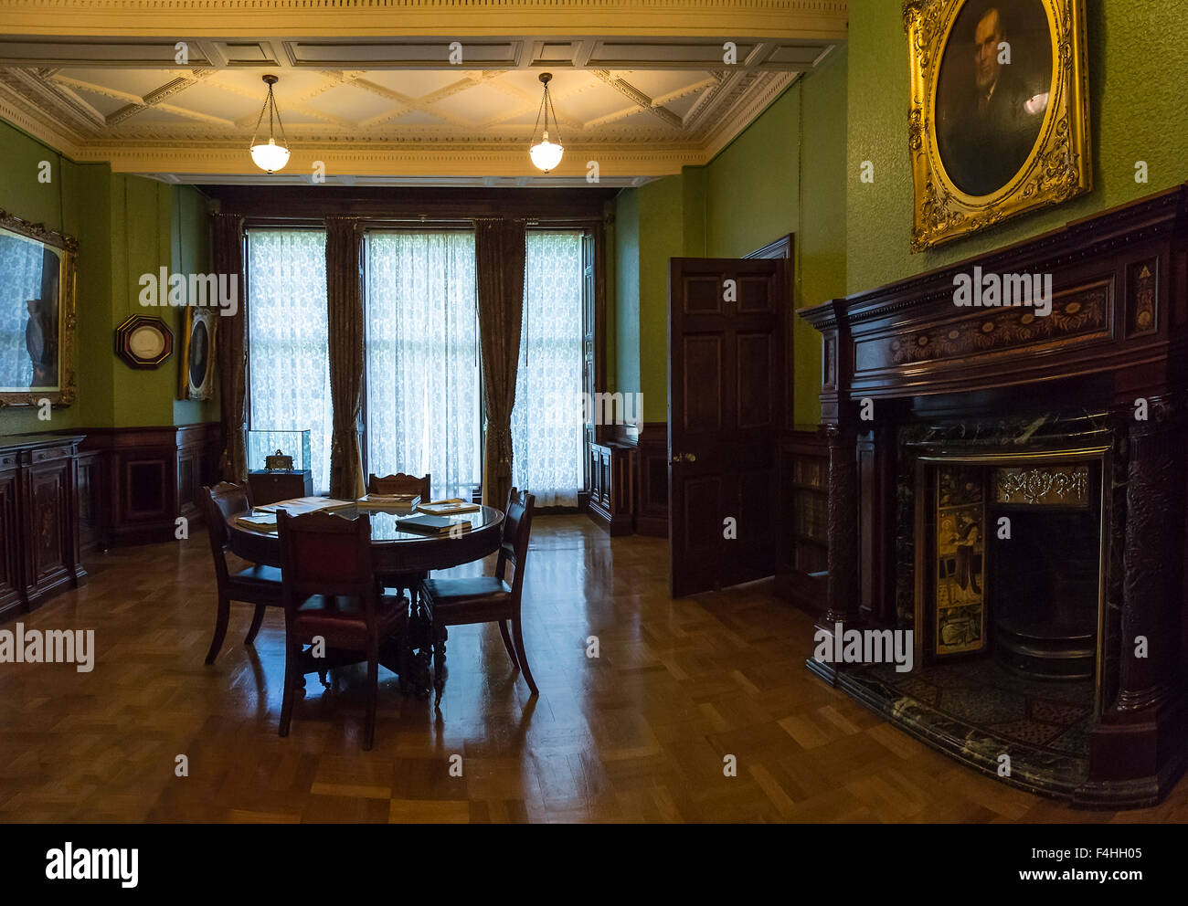 Interior liverpool museum hi-res stock photography and images - Alamy