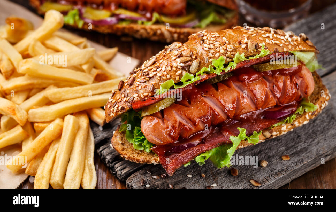 Barbecue grilled hot dog Stock Photo - Alamy