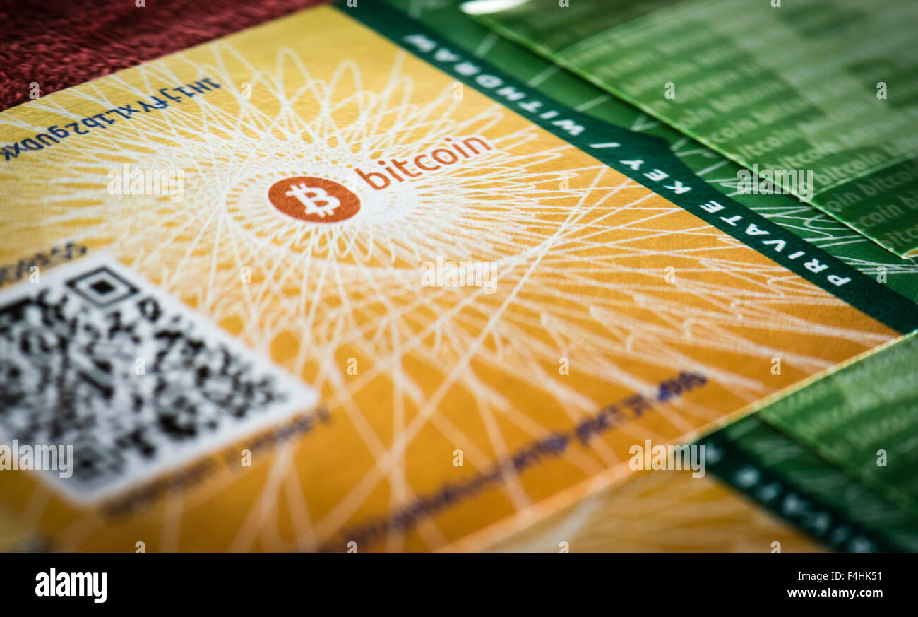 Bitcoin paper wallet certificate hi-res stock photography and images ...