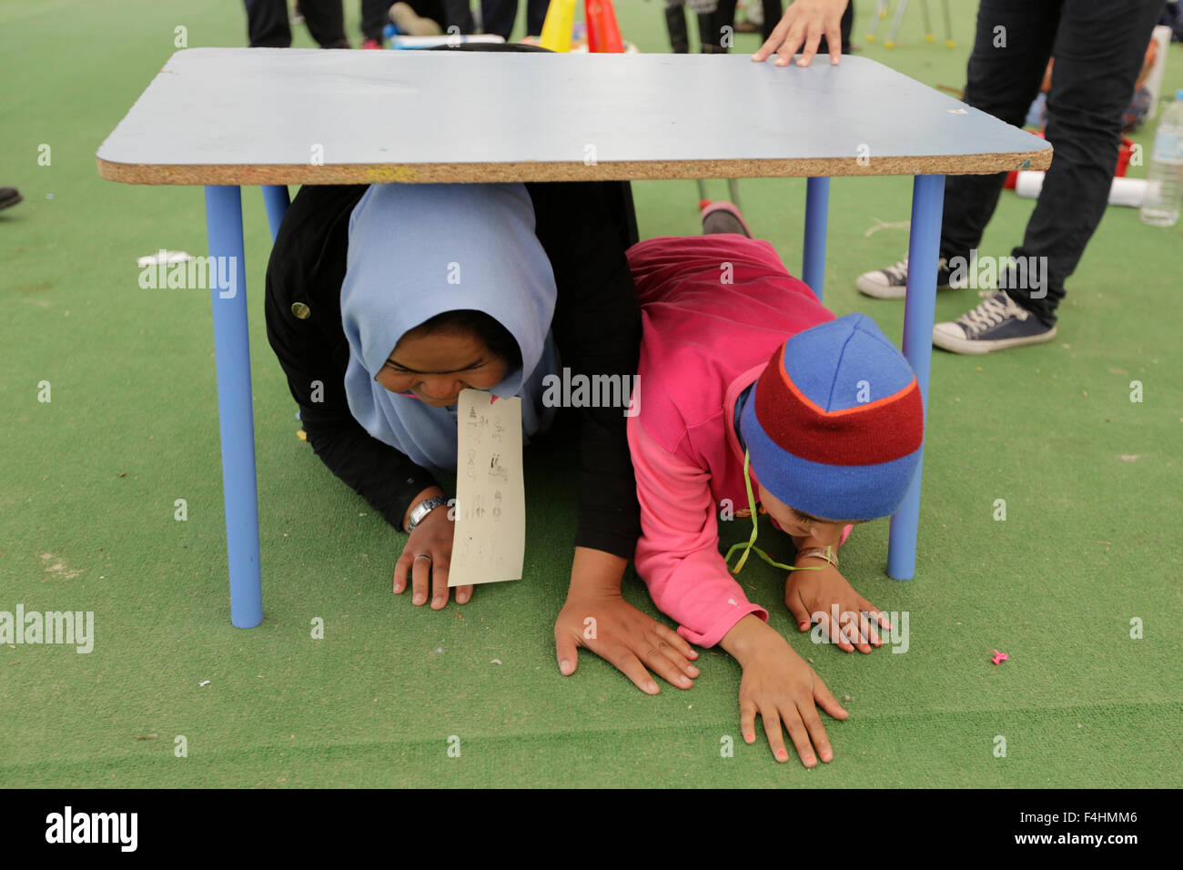 Crawl under hi-res stock photography and images - Alamy