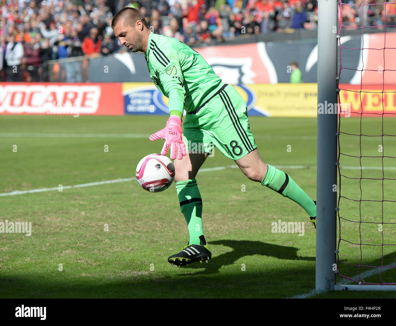 Washington, DC, USA. 18th Oct, 2015. 20151018 - Chicago Fire goalkeeper ...