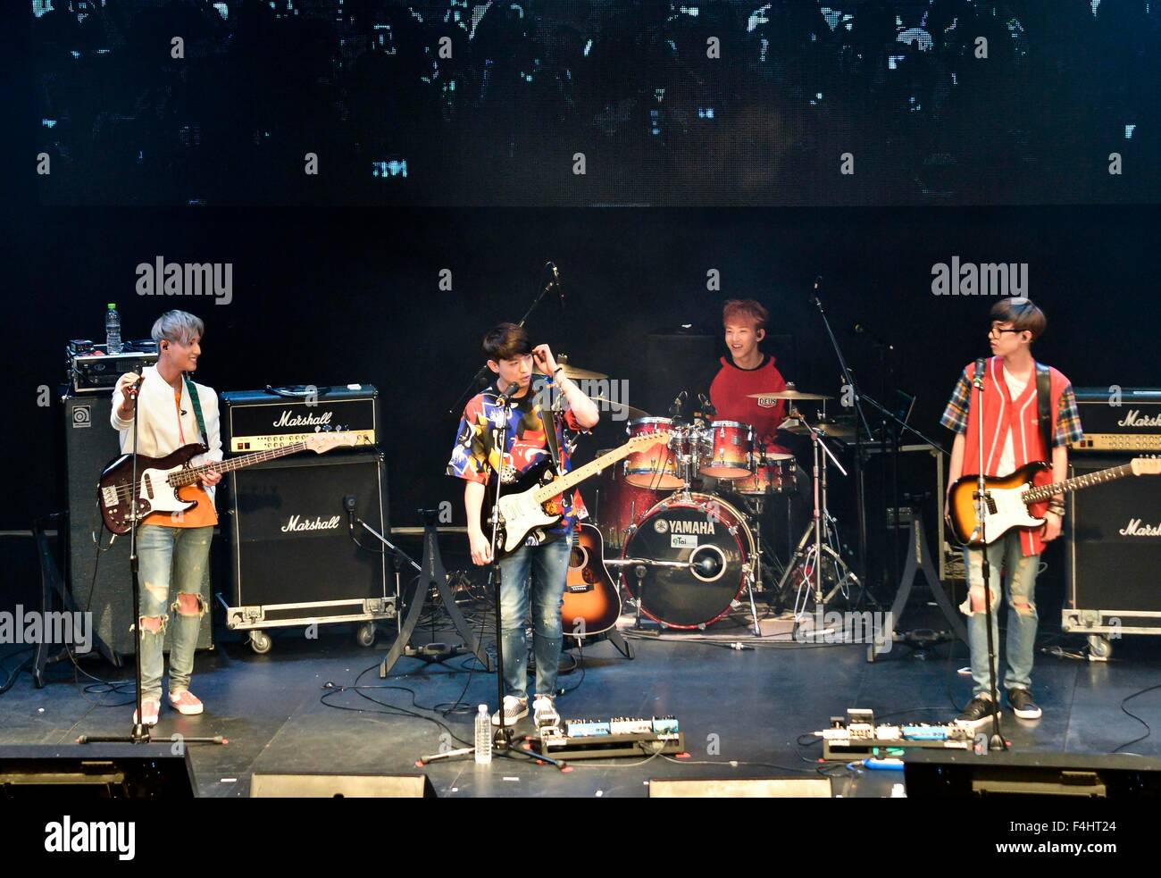 Day6 concert hi-res stock photography and images - Alamy