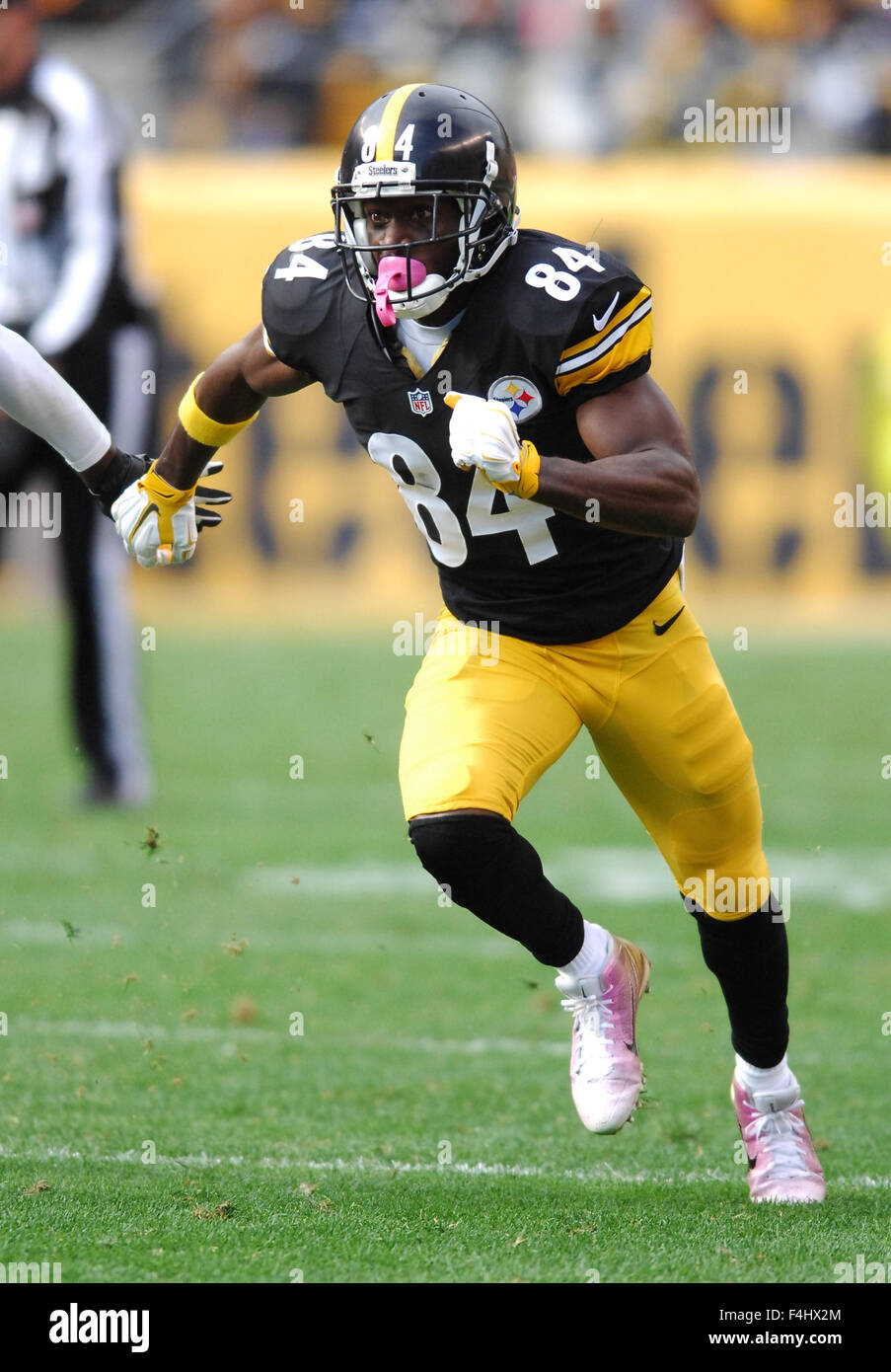 October 18th, 2015: Antonio Brown #84 during the Arizona Cardinals vs Pittsburgh Steelers game ...