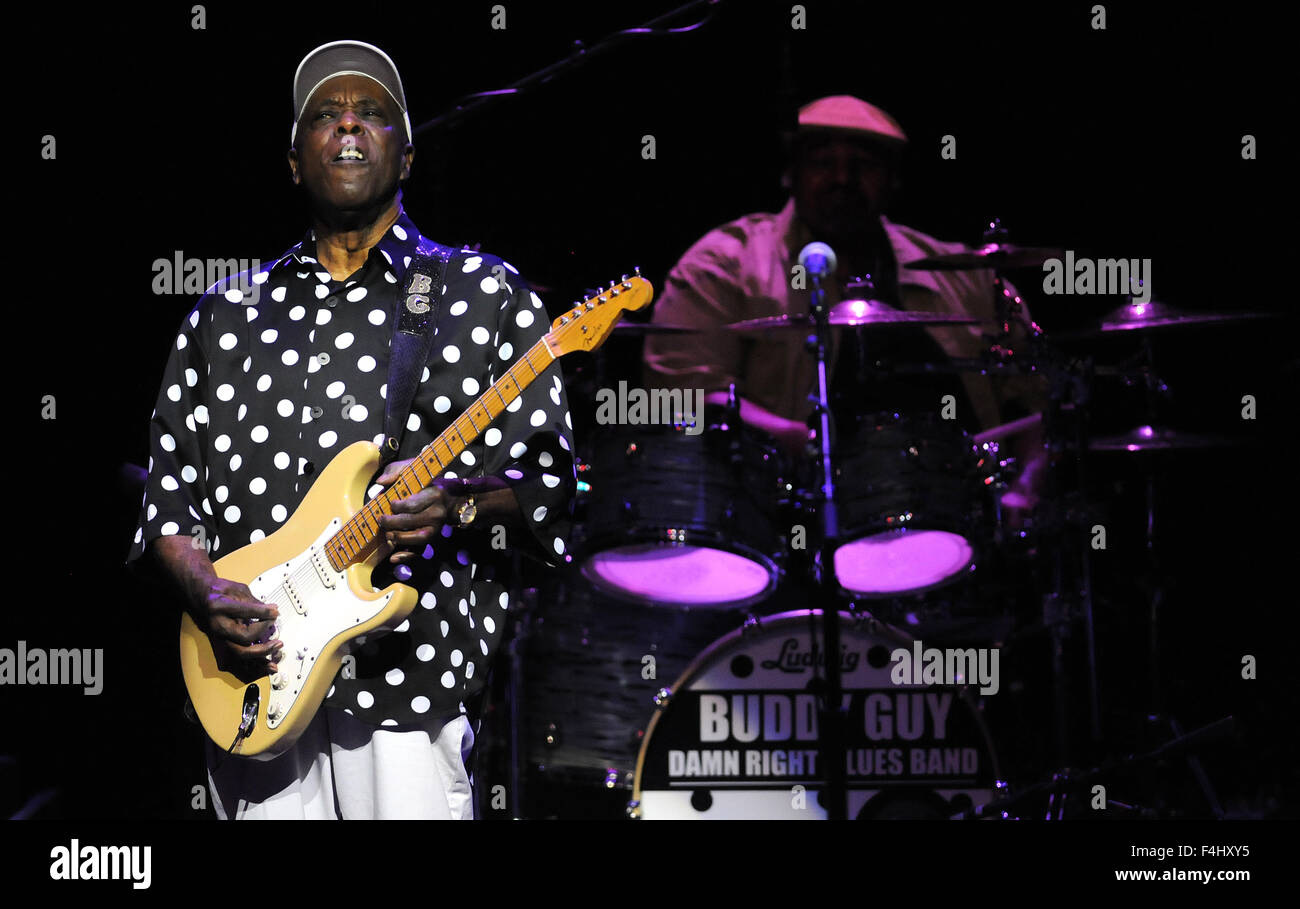 Melbourne, Florida, USA. 17th Oct, 2015. - American blues guitarist and ...
