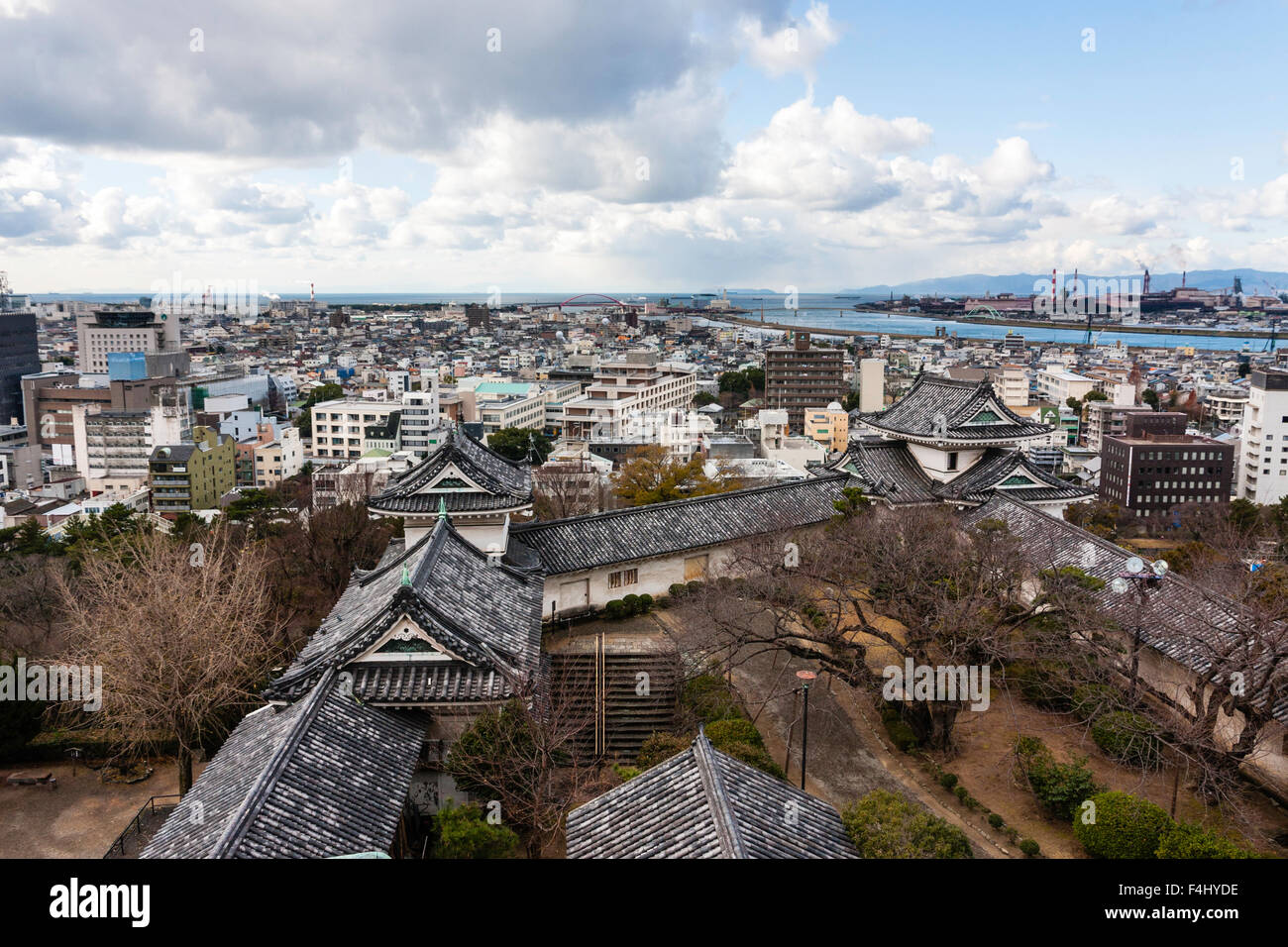 Japan, Wakayama castle. The Renritsushiki style Honmaru compound from ...
