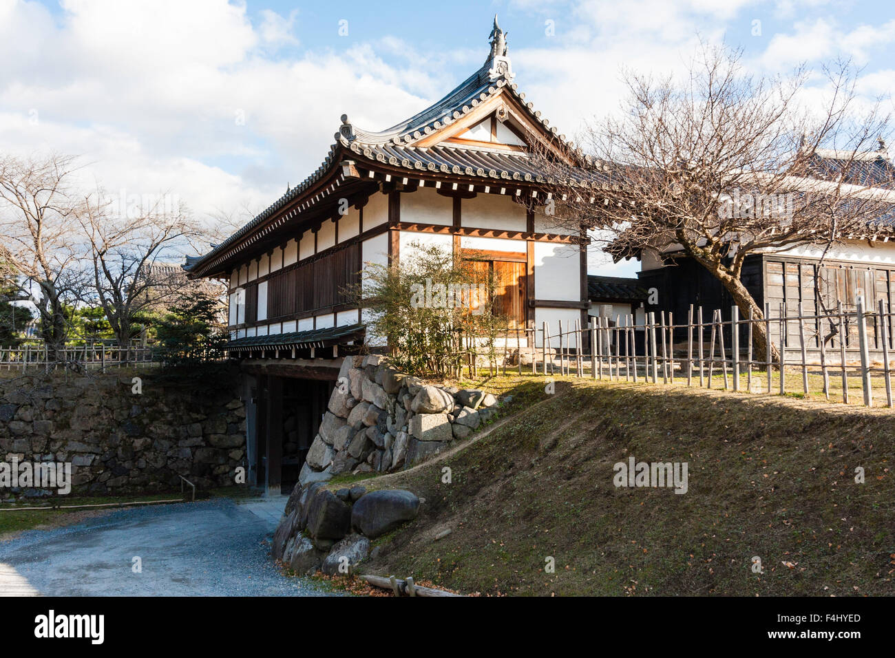 Japan, Yamato Koriyama castle. Entrance, the Otemon gatehouse ...