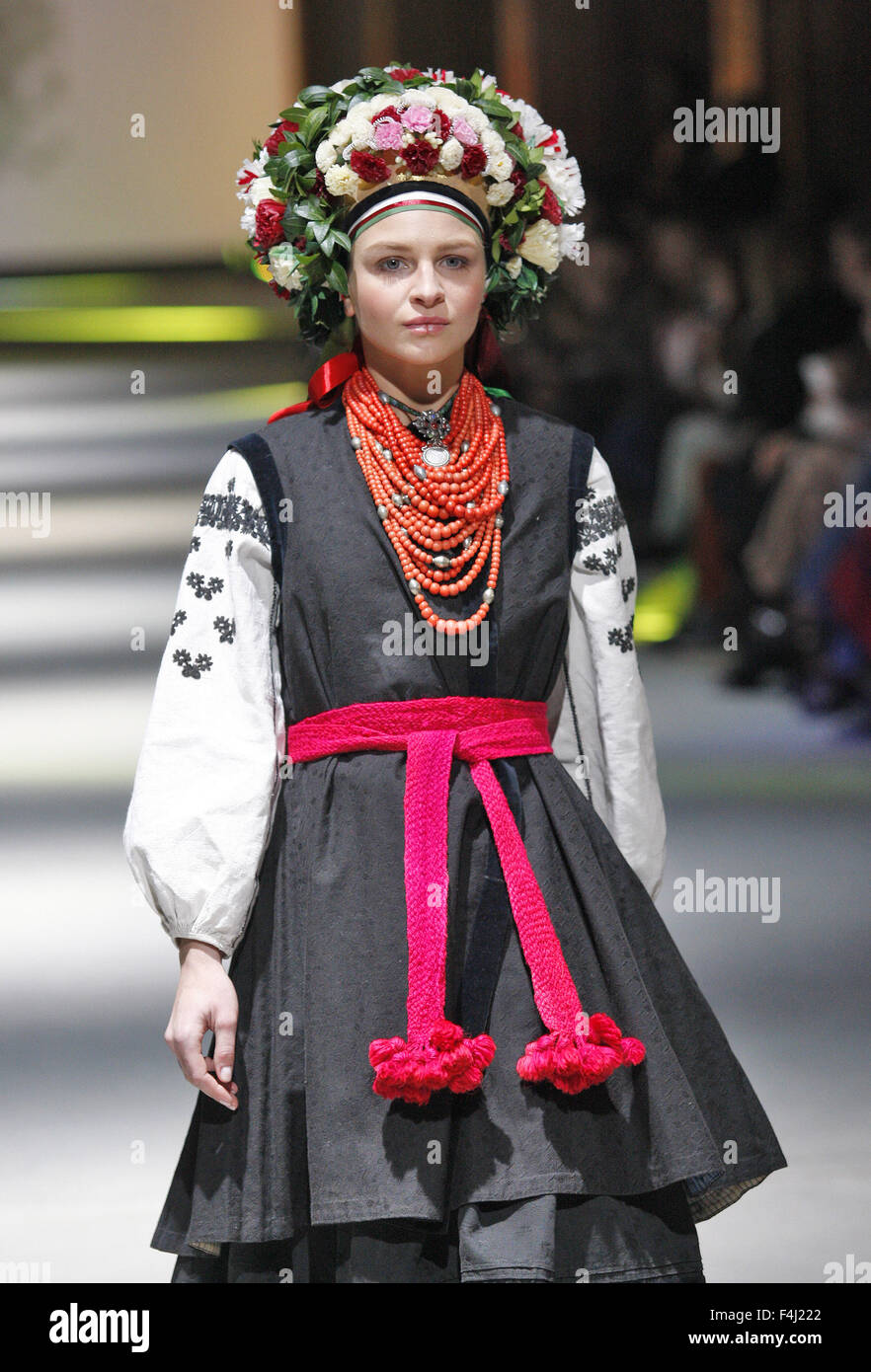 Kiev, Ukraine. 18th Oct, 2015. A model in traditional ethnic ukrainian ...