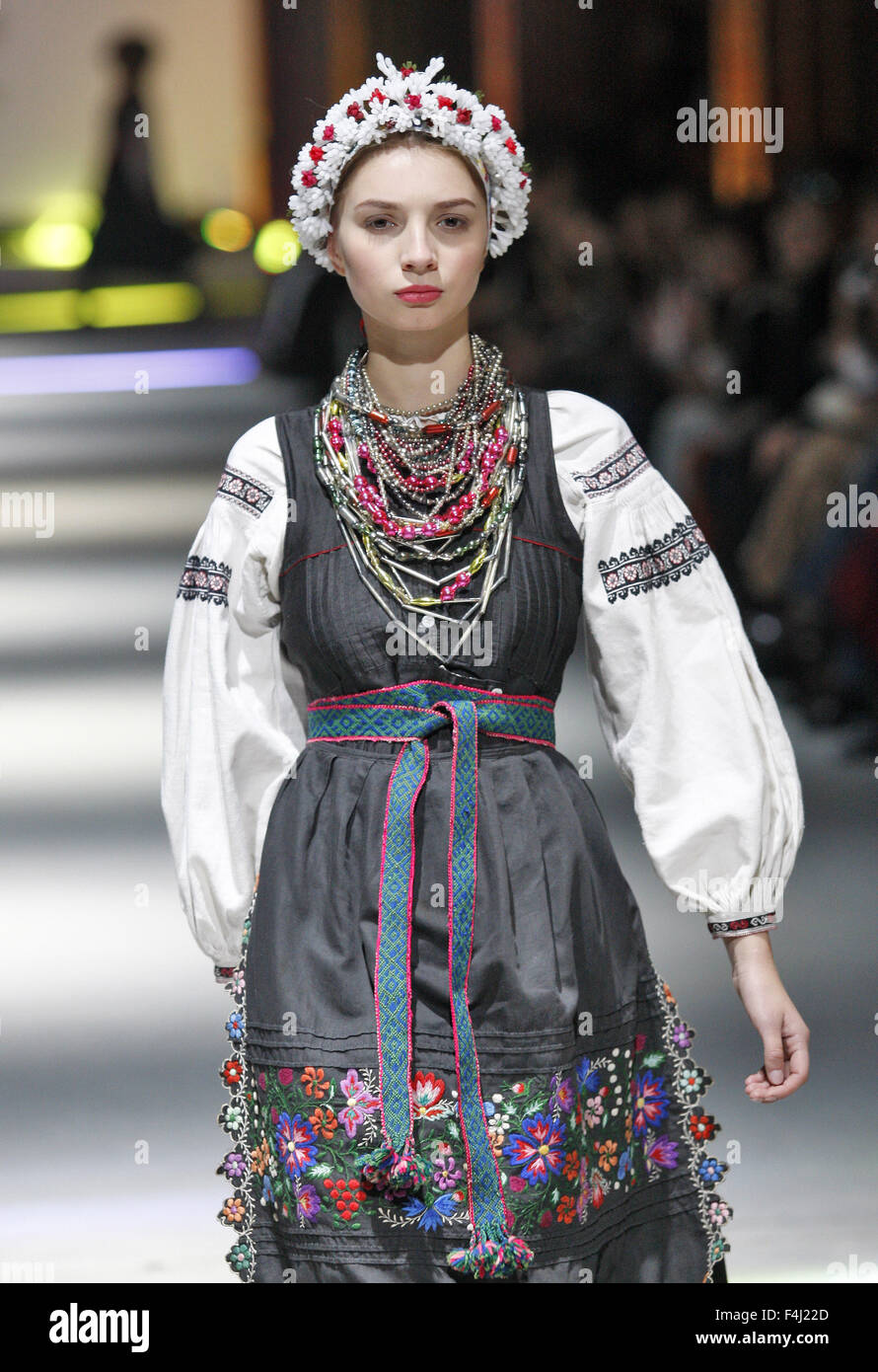 Kiev, Ukraine. 18th Oct, 2015. A model in traditional ethnic ukrainian ...