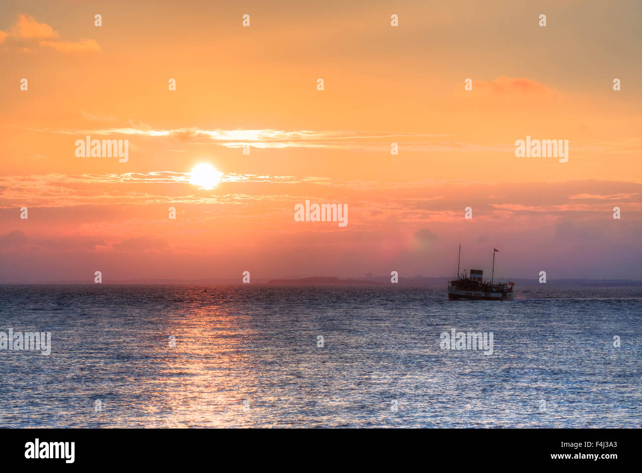 sunset over the Solent in Milford on Sea, Hampshire, England, United ...