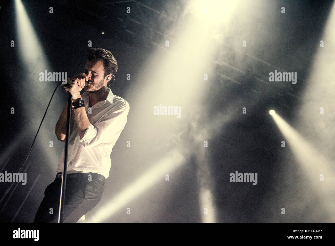 Glasgow, UK. 18th Oct, 2015. Singer Tom Smith of Editors performs live ...