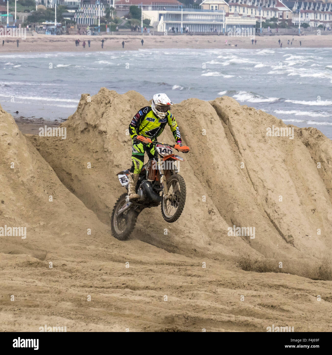 Motorbikes sand beach racing hi-res stock photography and images - Alamy