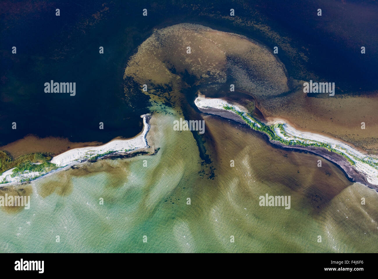 Formations of sand in the ocean Stock Photo - Alamy