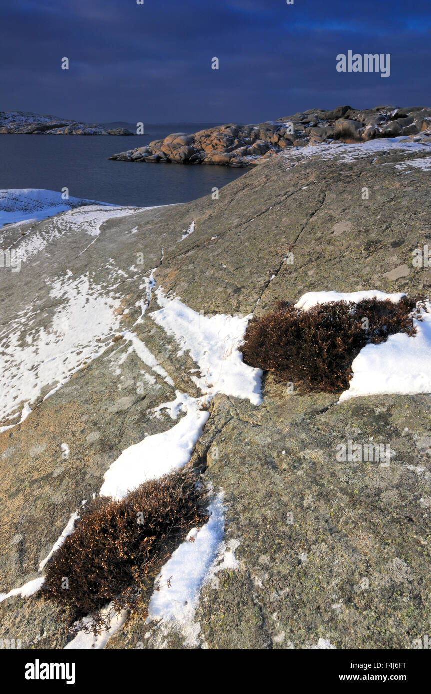 Flat sea with rocks hi-res stock photography and images - Alamy
