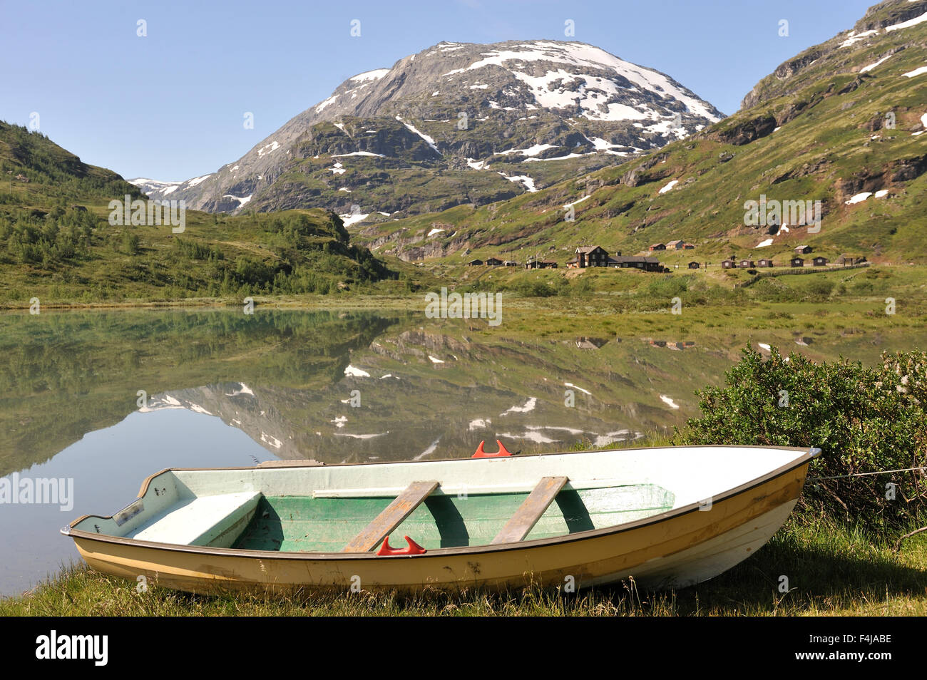 Long rowing boat hi-res stock photography and images - Alamy