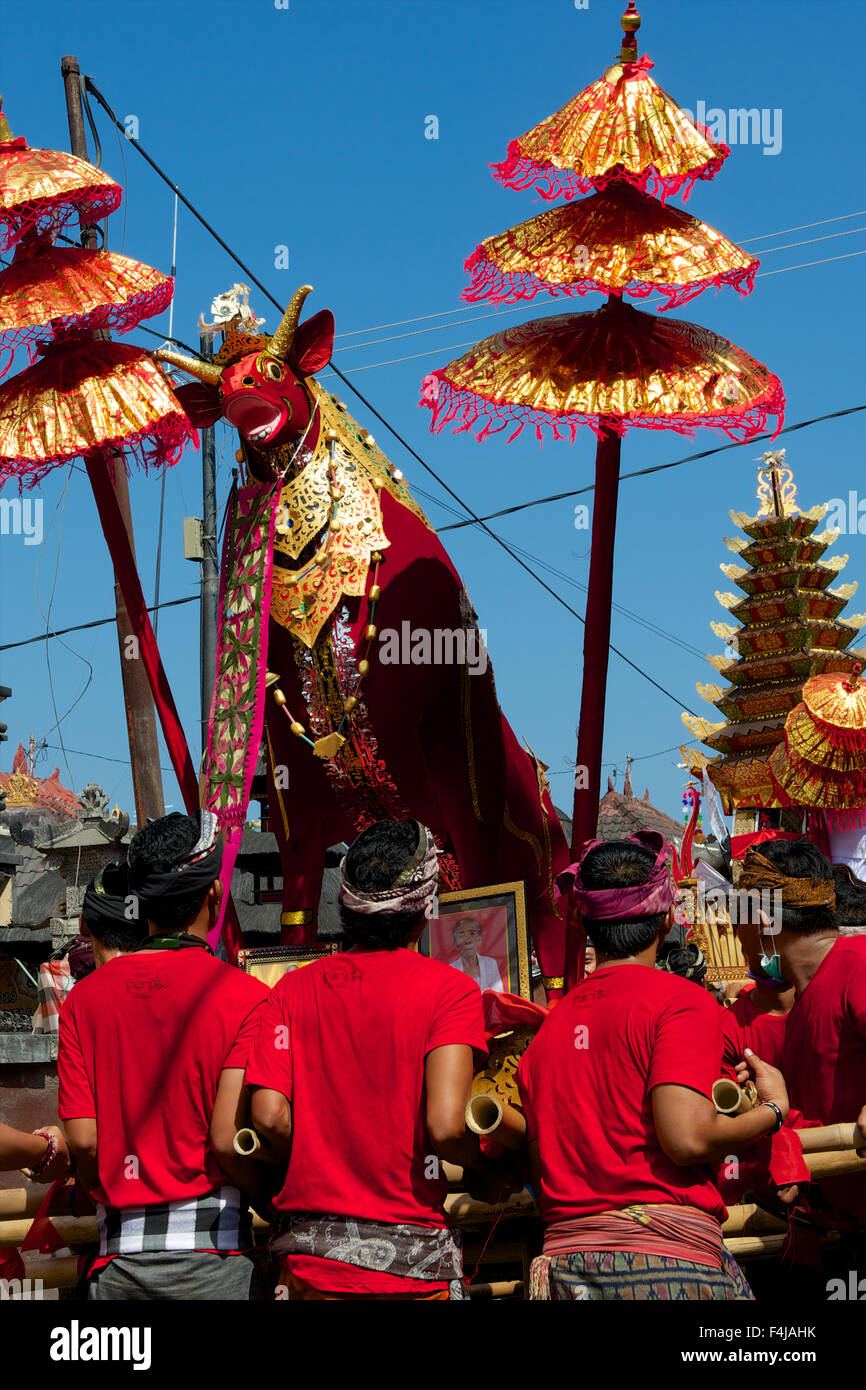 Bali cremation offerings hi-res stock photography and images - Alamy