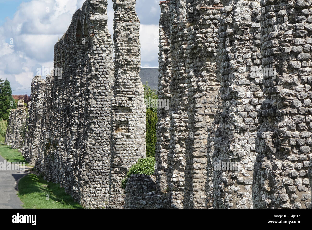 Gallo-Roman Aqueduct near the town of Luynes, France Stock Photo - Alamy