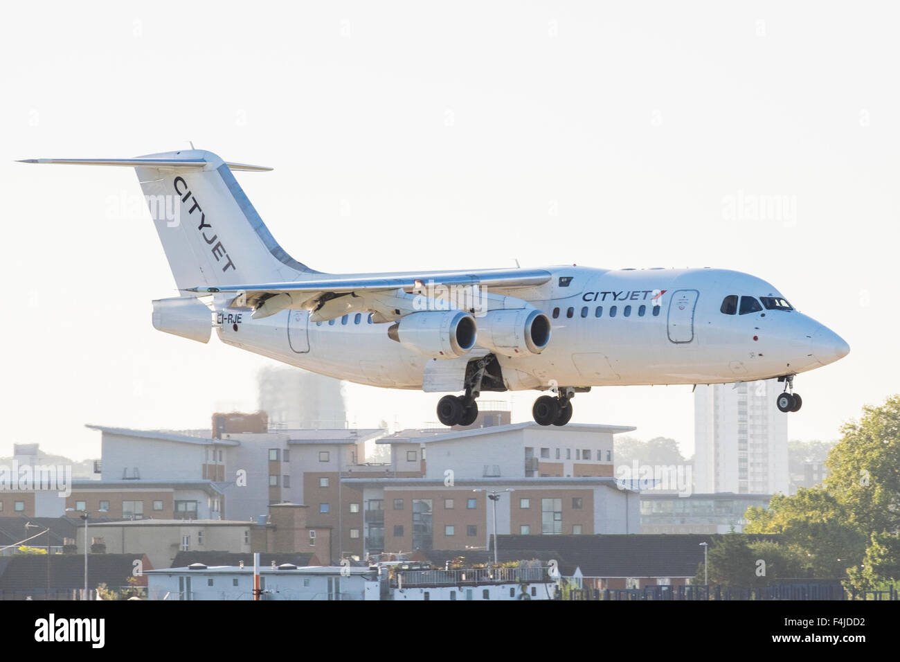 Aircraft landing england wheels hi-res stock photography and images - Alamy