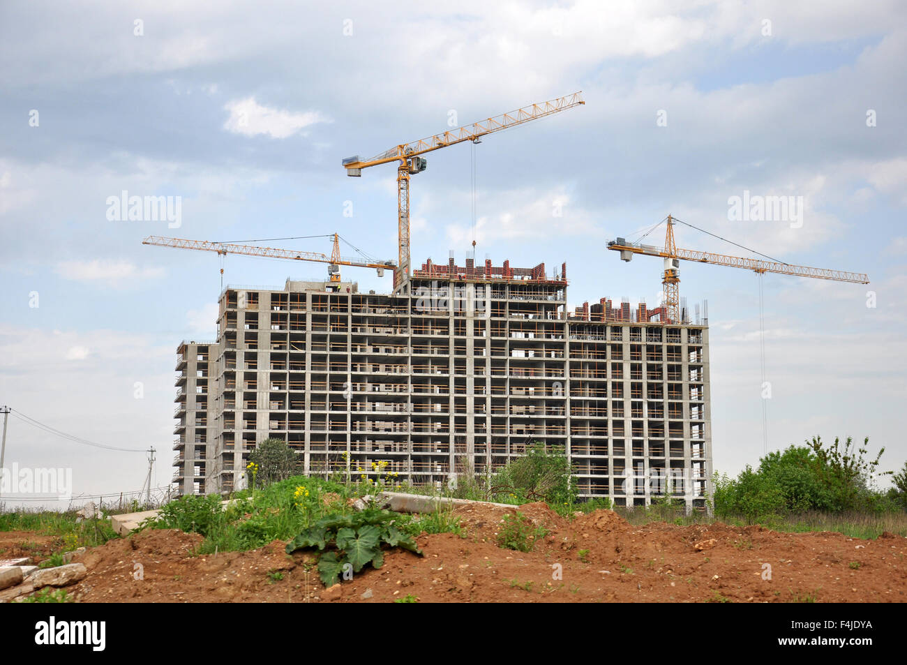 Construction of a modern apartment building Stock Photo - Alamy