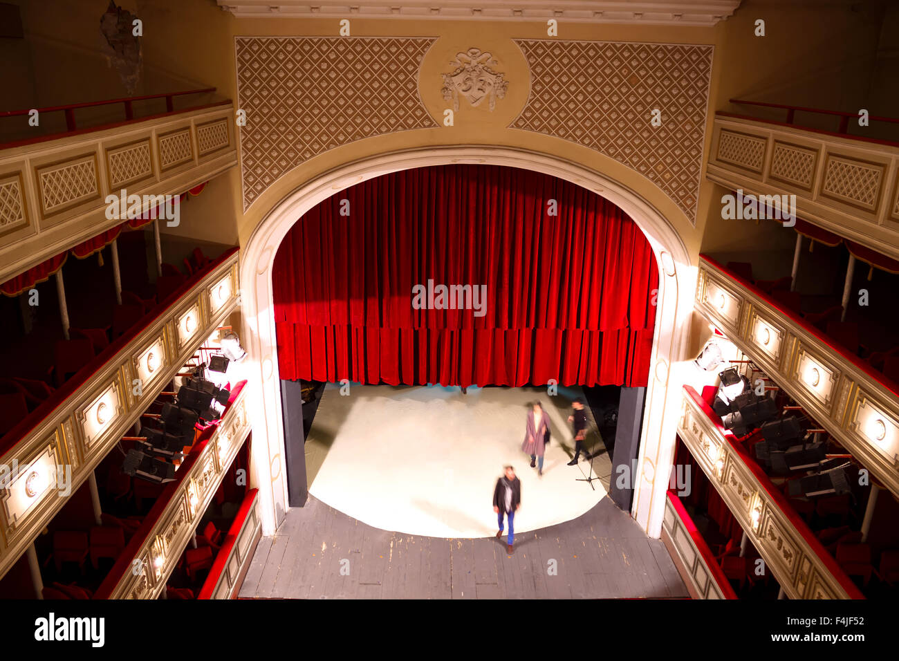 Theater box seats hi-res stock photography and images - Alamy