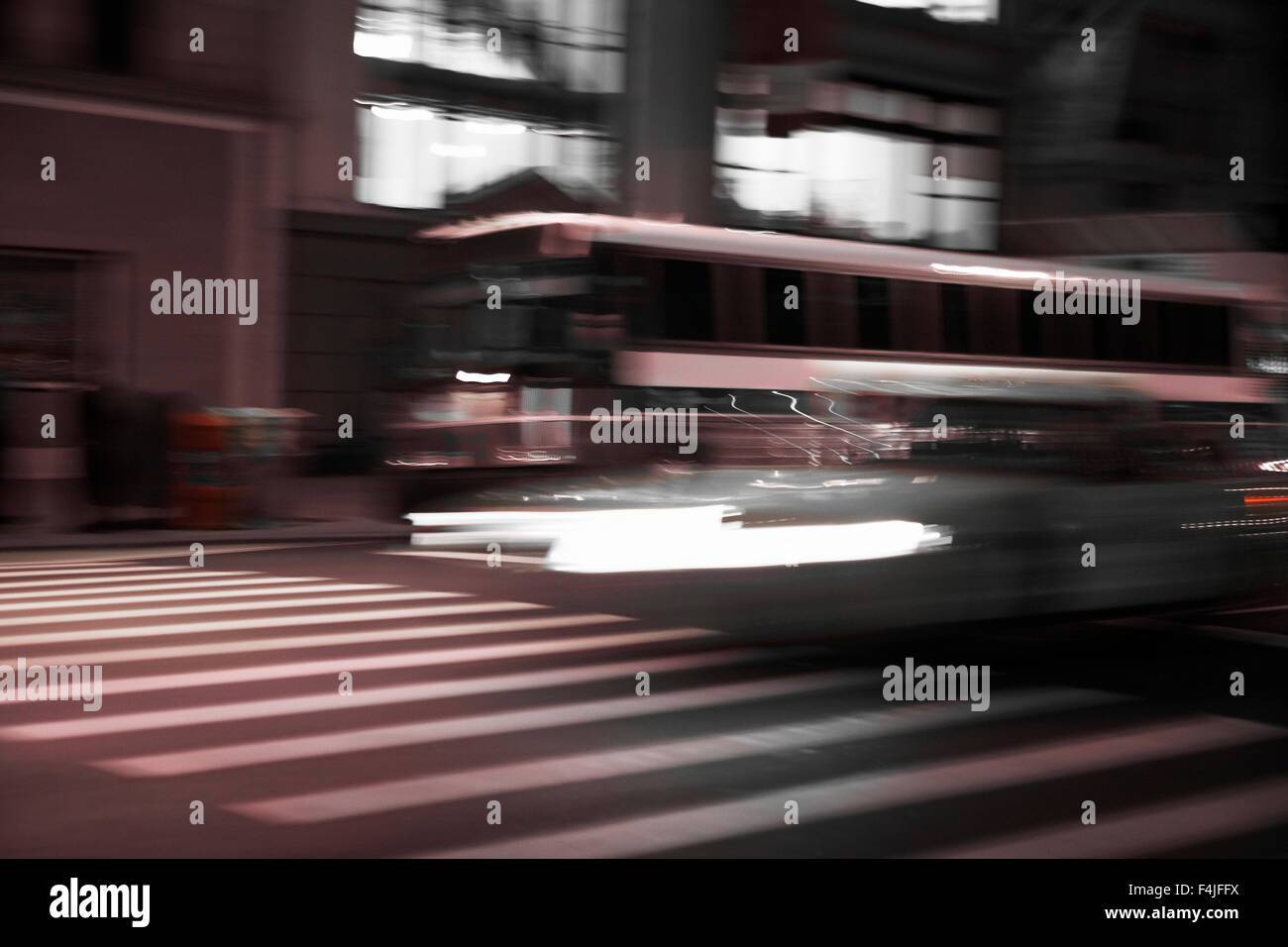 Night street scene hi-res stock photography and images - Alamy