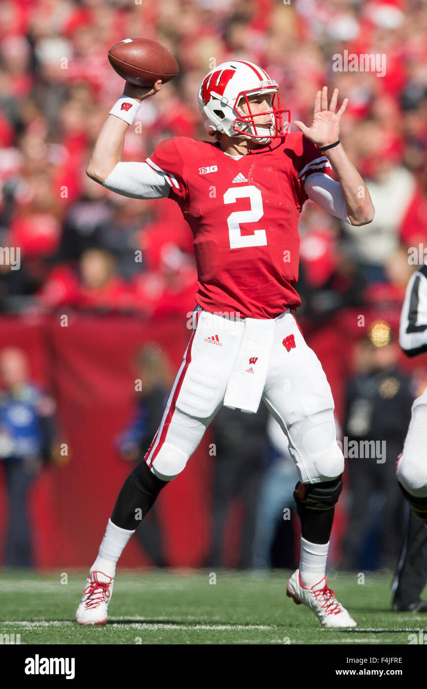 Madison, WI, USA. 17th Oct, 2015. Wisconsin Badgers quarterback Joel ...