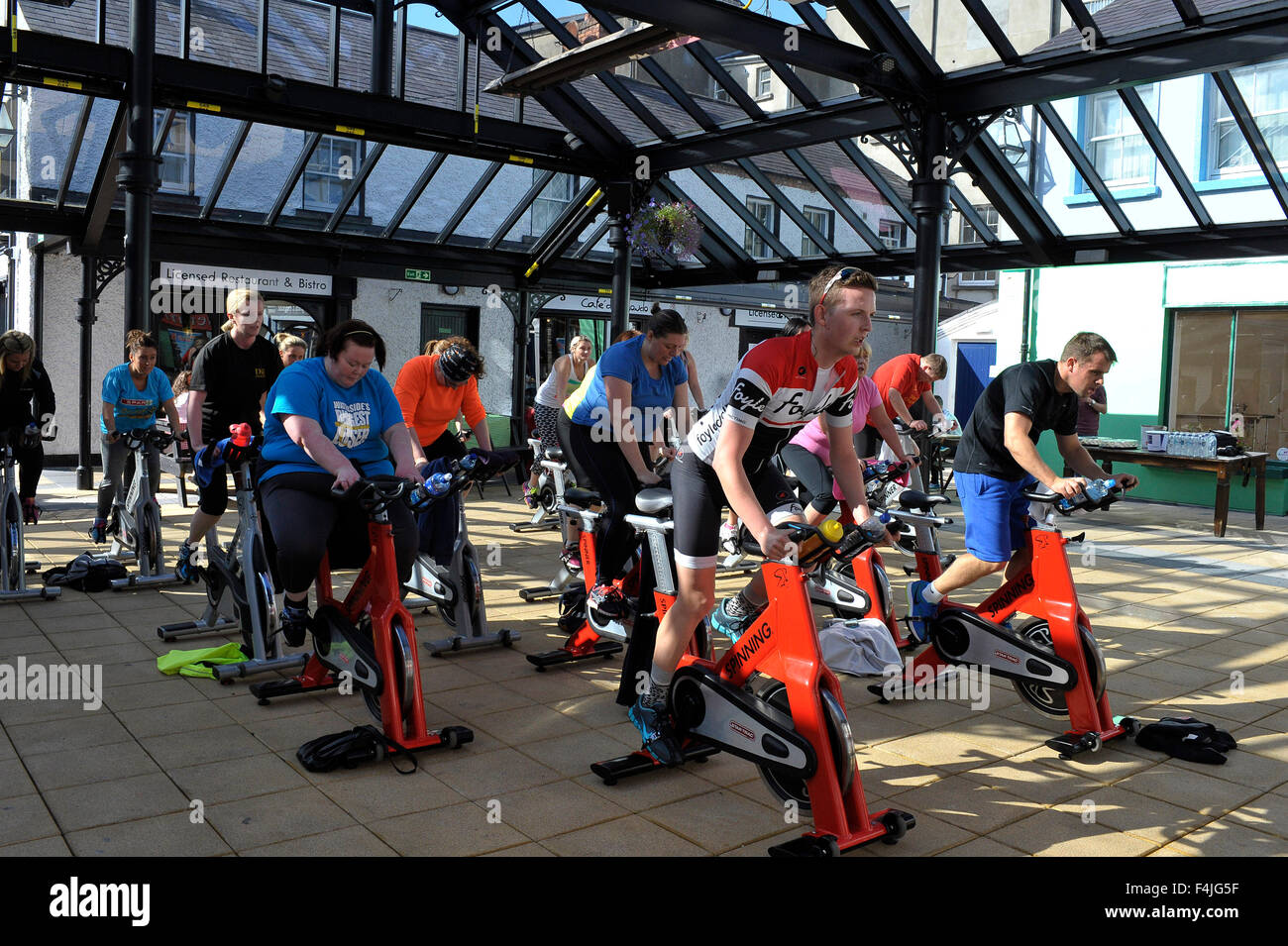 Spin bicycles hi-res stock photography and images - Alamy
