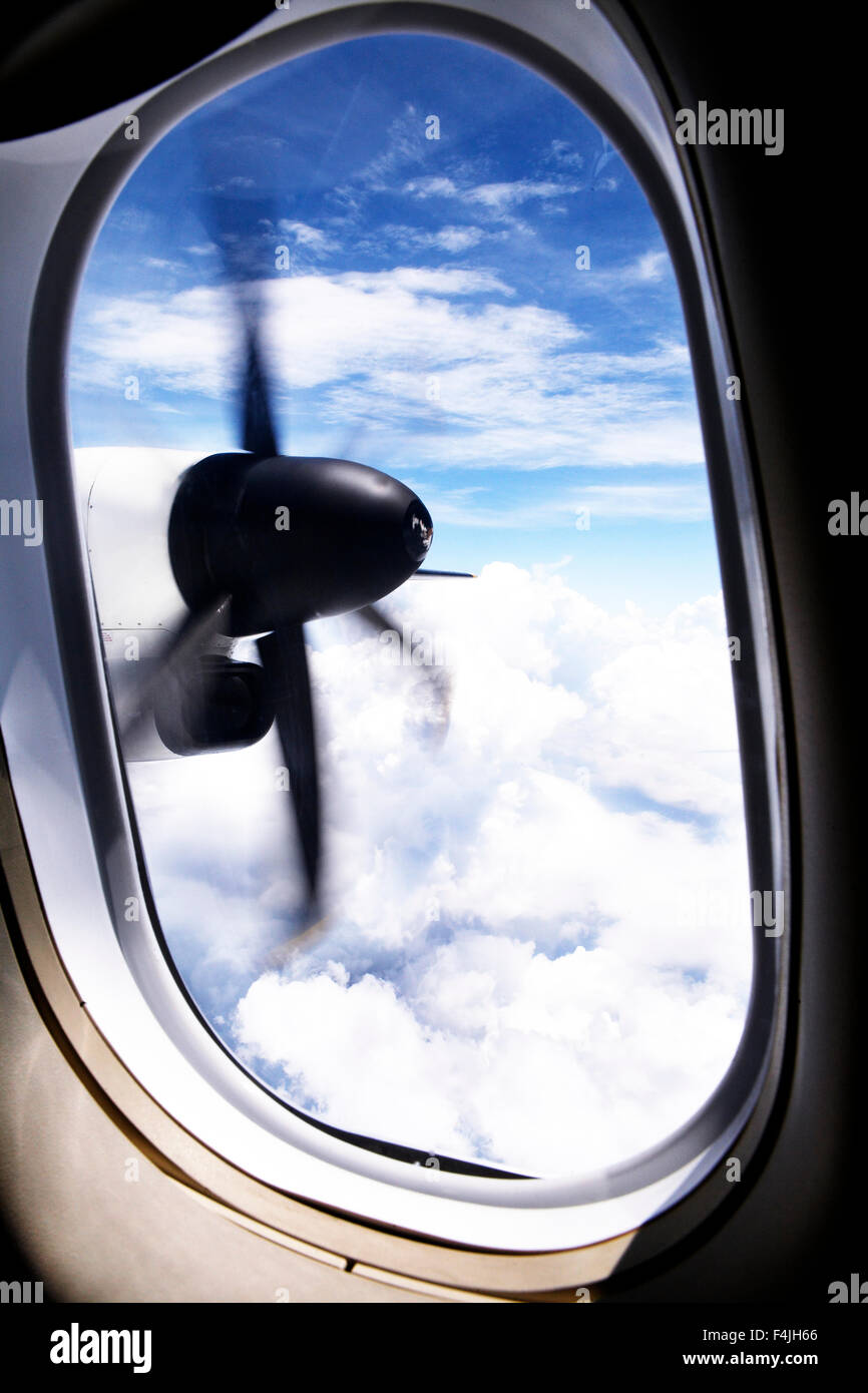 Flying to japan hi-res stock photography and images - Alamy