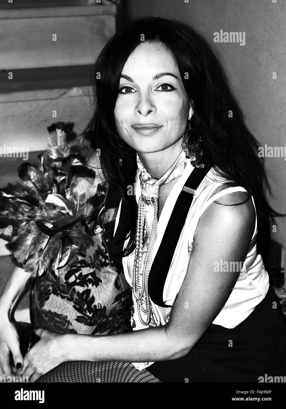 Urban portrait black woman Black and White Stock Photos & Images - Alamy