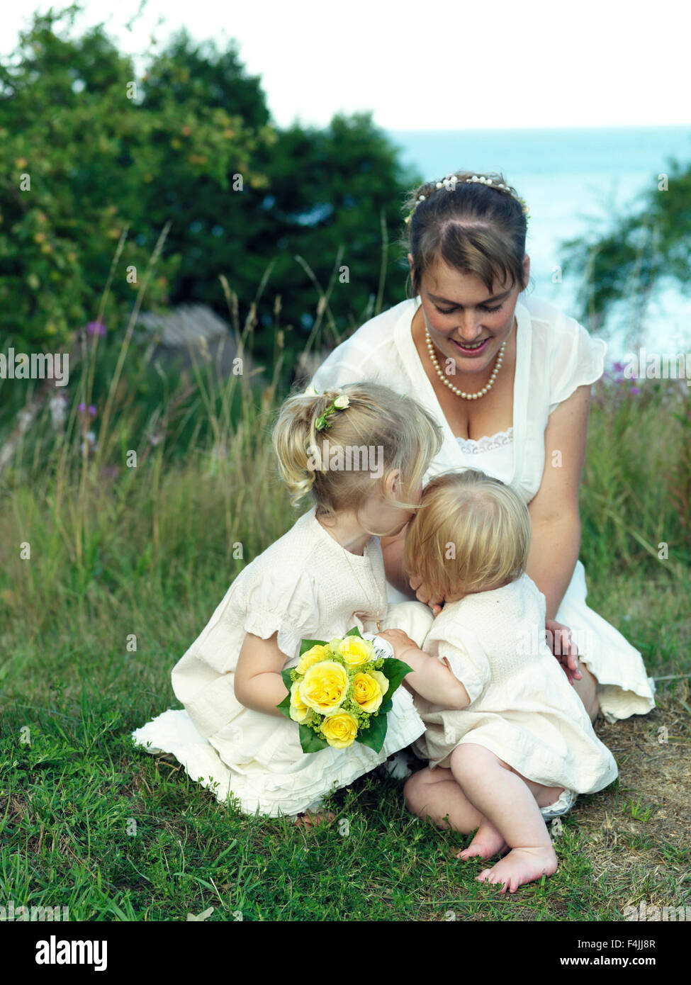Bride girls hi-res stock photography and images - Alamy