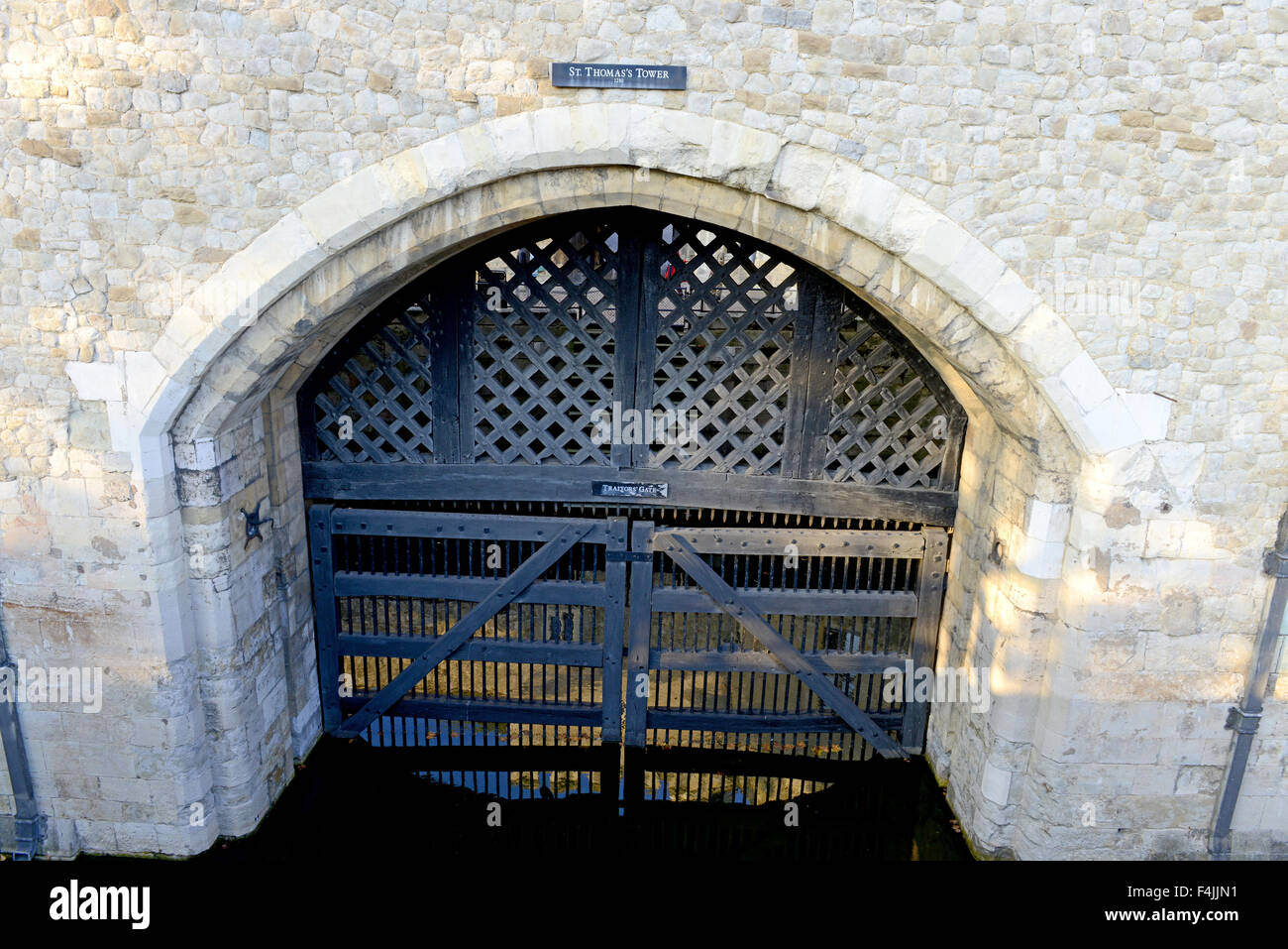 Tower of london traitors gate hi-res stock photography and images - Alamy