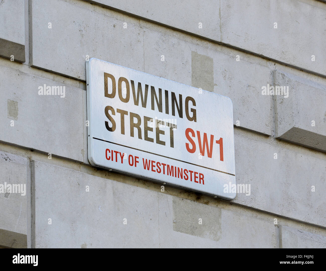 Downing street sign london uk hi-res stock photography and images - Alamy