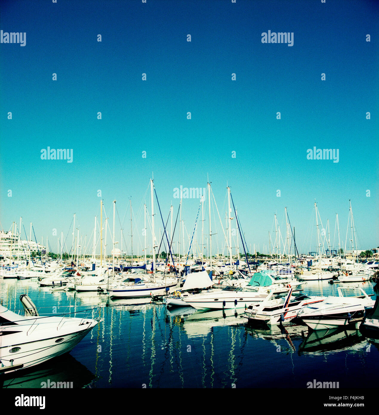 Boats moored at marina hi-res stock photography and images - Alamy
