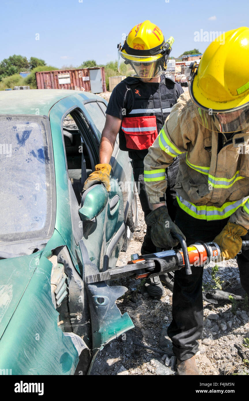 Rescue tools hi-res stock photography and images - Alamy