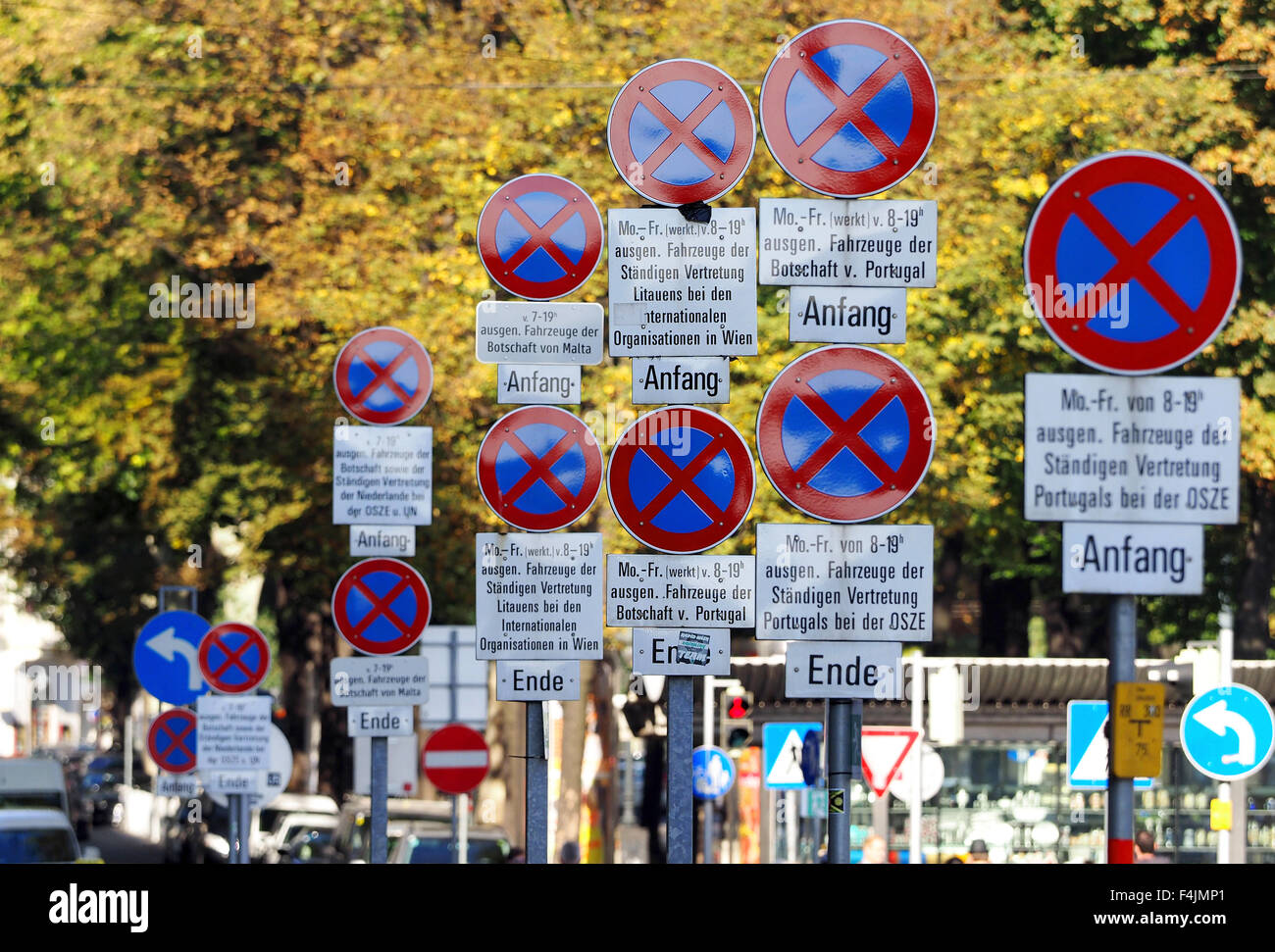 Street signs vienna hi-res stock photography and images - Alamy