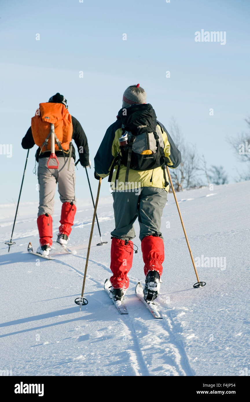 People and skiing hi-res stock photography and images - Alamy