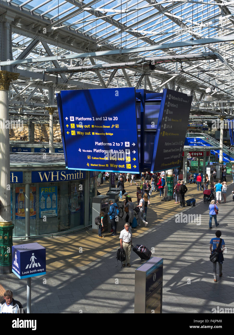 Waverley station edinburgh hi-res stock photography and images - Alamy