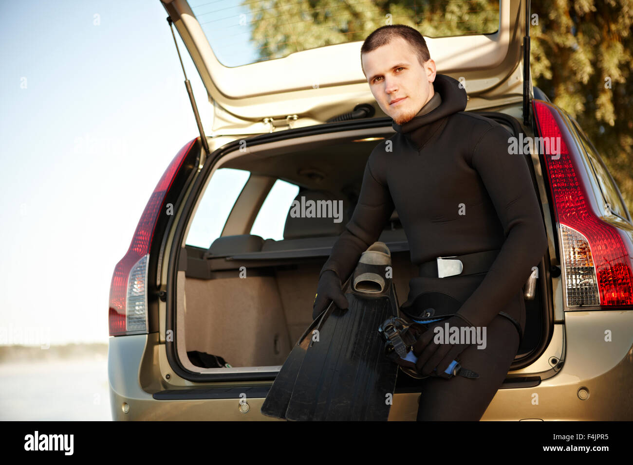 Suit diving hi-res stock photography and images - Alamy