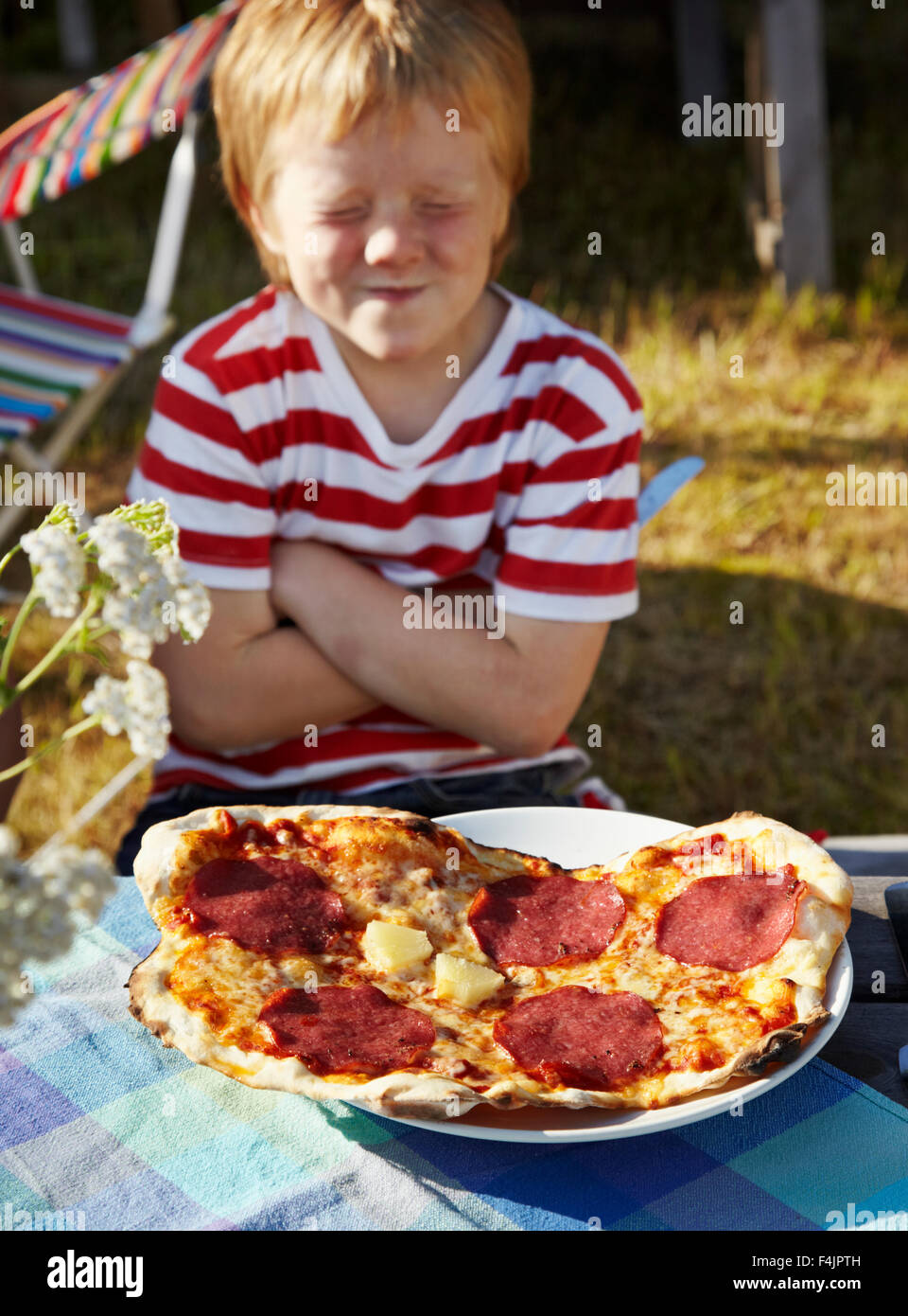 Closed pizza hi-res stock photography and images - Alamy