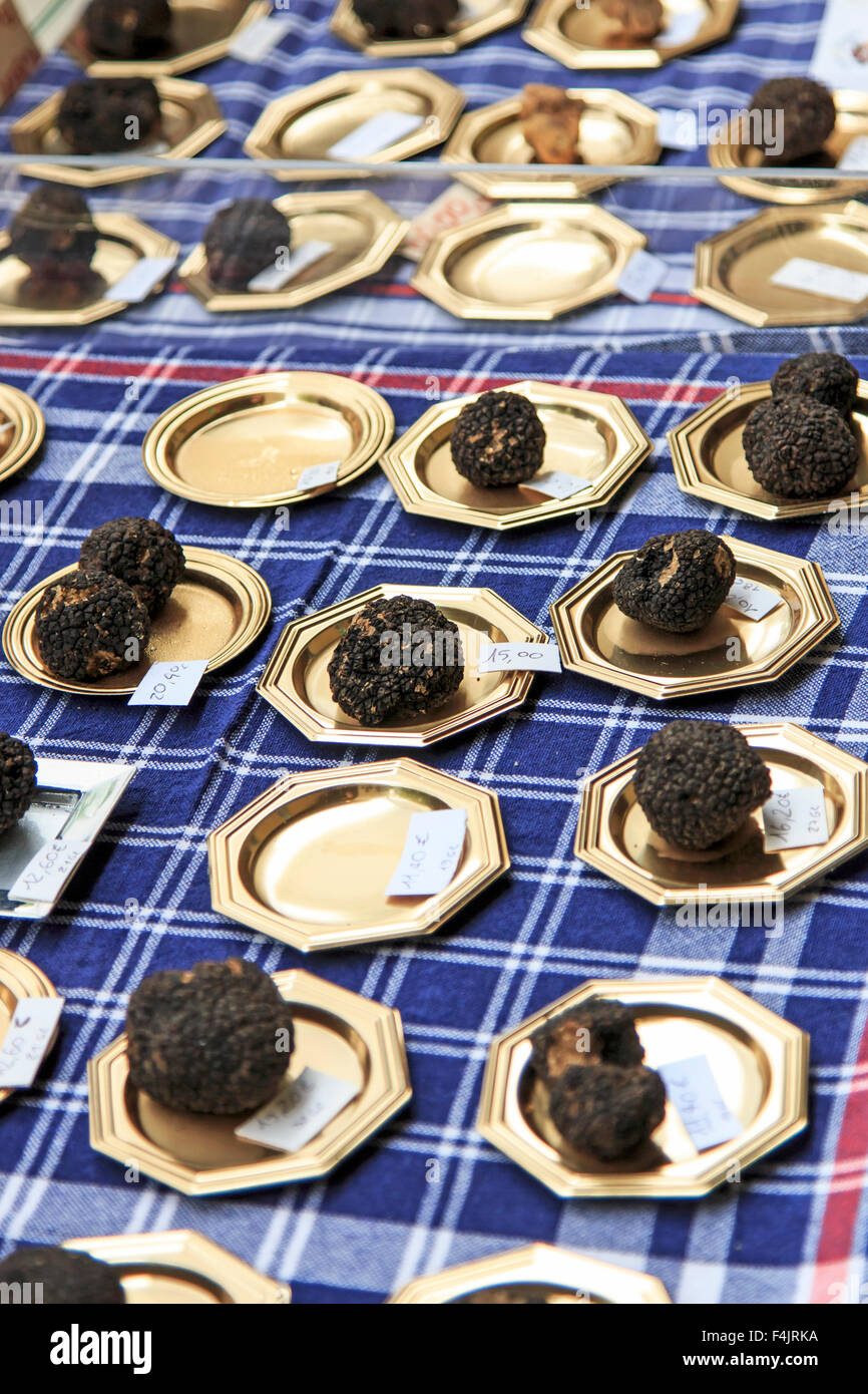 Closeup of black truffles Stock Photo - Alamy