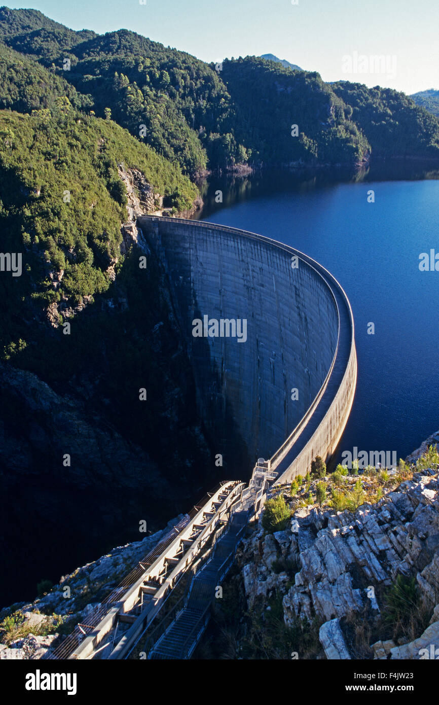 River dam in nature hi-res stock photography and images - Alamy