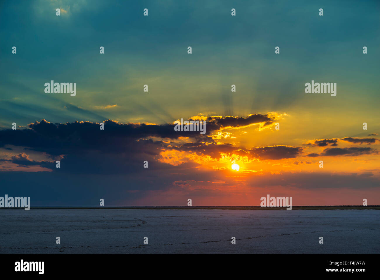 Cumulus mountain hi-res stock photography and images - Alamy