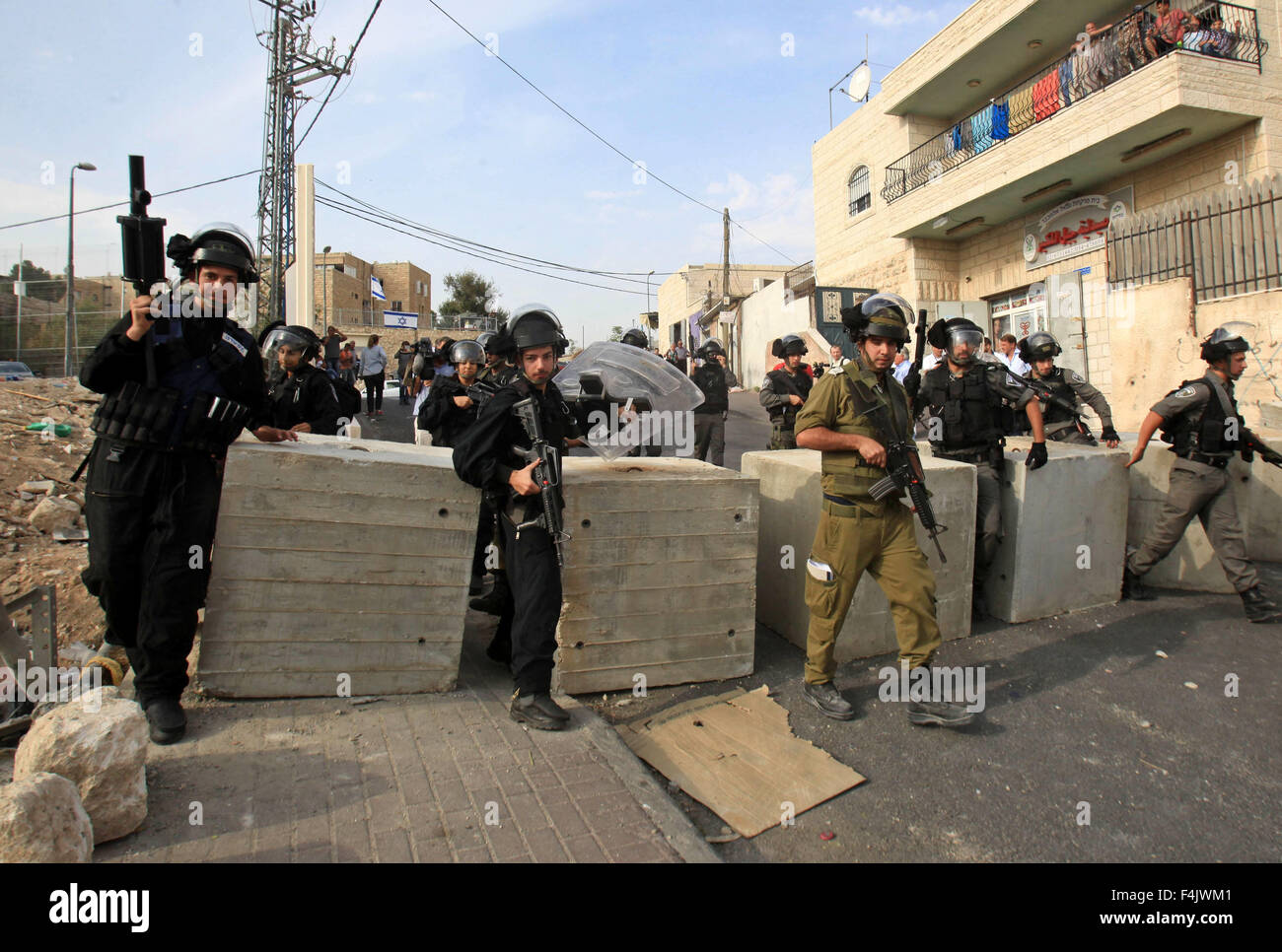 Israeli Border Police On Patrol Stock Photos & Israeli Border Police On ...