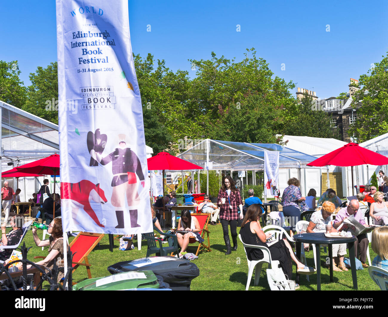 dh Edinburgh Book Festival CHARLOTTE SQUARE EDINBURGH People at ...