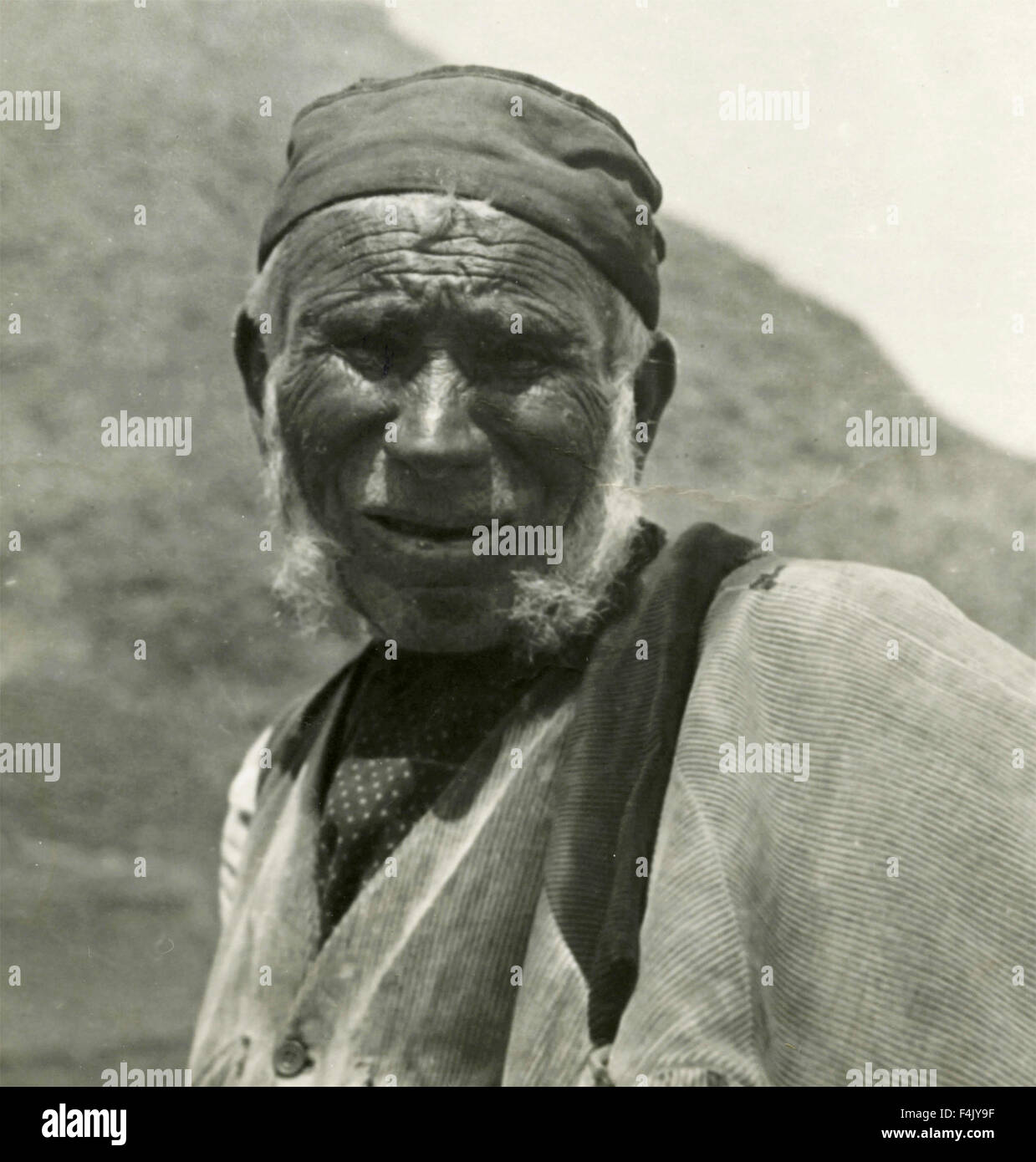 North african man portrait hi-res stock photography and images - Alamy