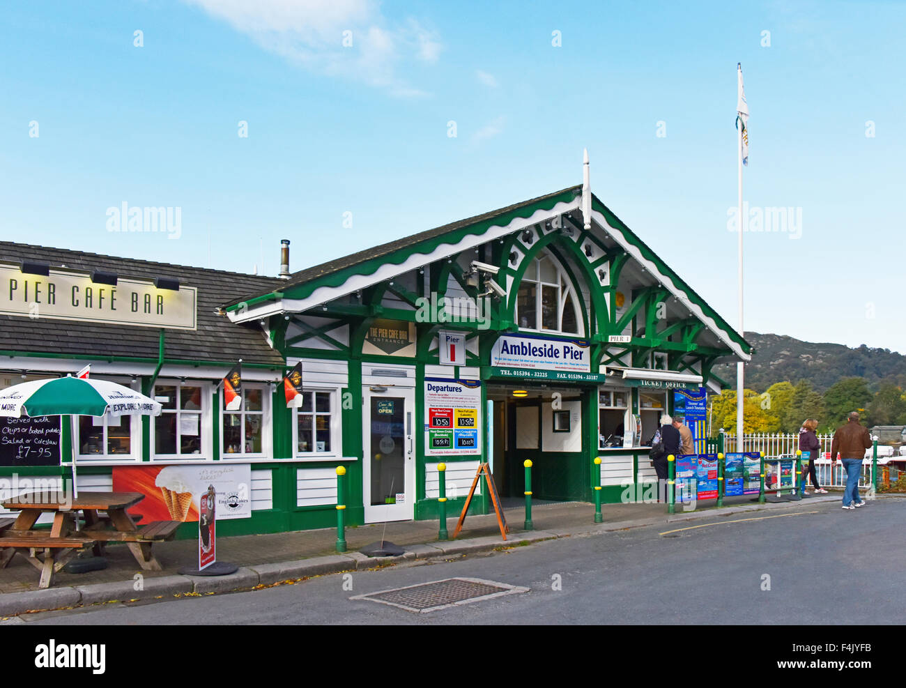 Ambleside Pier on Windermere. Waterhead, Ambleside, Lake District ...